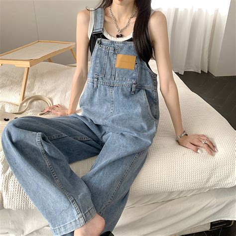 蓝色牛仔背带裤女秋冬新款时尚新款宽松大码直筒连体拖地阔腿长裤虎窝淘