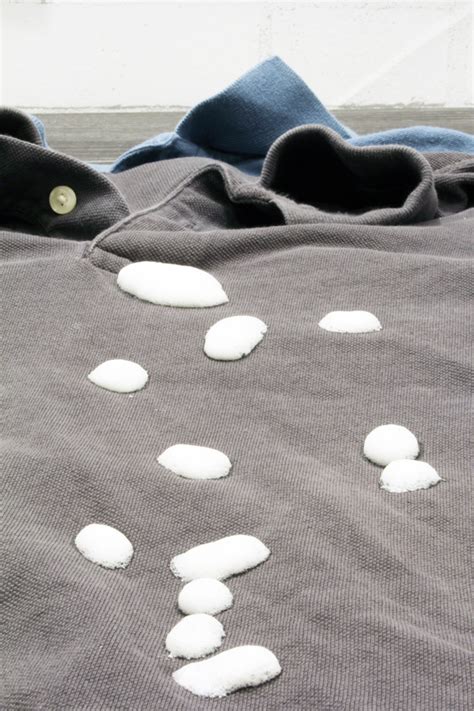 How To Remove Set In Grease Stains From Laundry Cakes And Colors