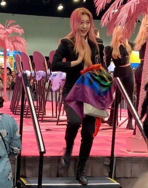 Pin de em loona Aleatória