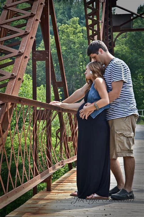 81 ژست عکس بارداری تکی و با همسر در منزل و طبیعت