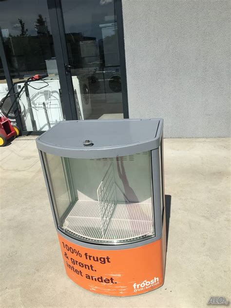 Малка плюсова хладилна витрина Хладилна витрина Хладилници Фризери Карлово Малка плюс