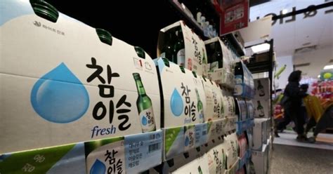 ‘참이슬 가격 132원 인하해도…“식당 소주값 500원도 안 내릴 것”