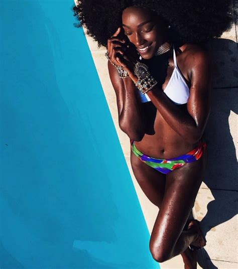 7 Hot Sexy Khadija Shari Bikini Pics