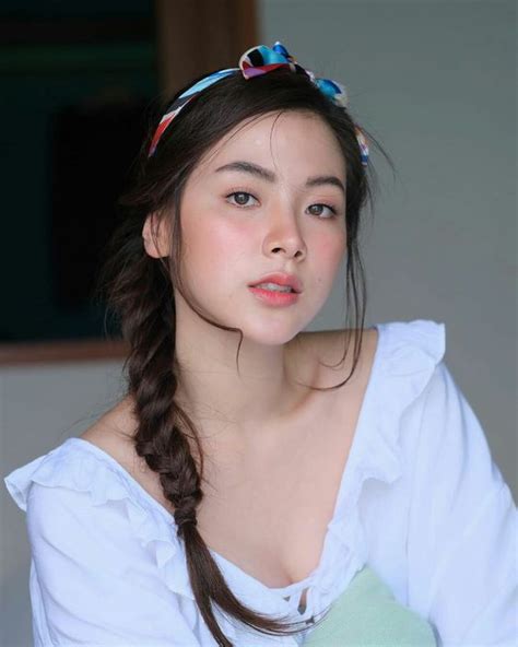 ထိုင်းသမီးလေး Baifern ရဲ့ အလှဆုံး မိတ်ကပ် Look များ