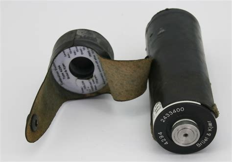 12310 Bruel And Kjær Accelerometer Calibratorhand Heldbattery Powered