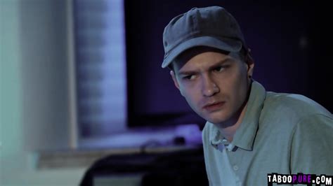 Geek Guy Seduced By Her Friends Victim And Starts To Enjoy Eporner