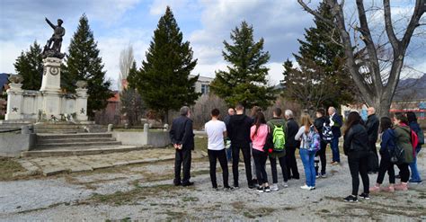 Почит към героите от Шести артилерийски полк