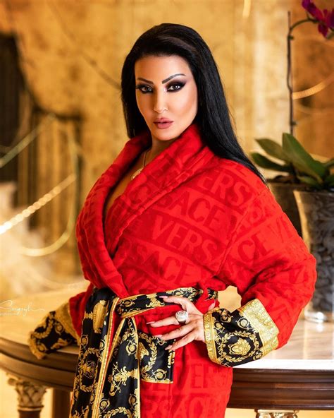 سمية الخشابالترند رزق ومحبة الناس نعمة والبورنس الأحمر بـ 30ألف