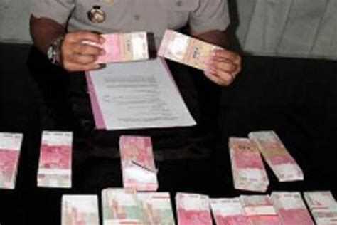 Polrestabes Semarang Ringkus Pembuat Uang Palsu