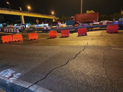 Photo Gallery ทล เผย ถ กาญจนาฯทรุด เหตุชิ้นส่วนผนังอุโมงค์ท่อประปาใต้ดินแตก ประสาน กปน เร่งซ่อม