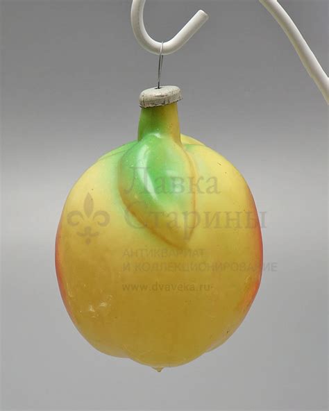 Купить винтажную подвесную игрушку для елки «Персик СССР стекло
