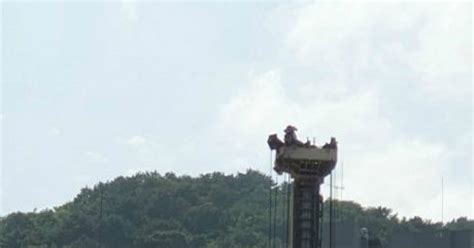 공사대금 내놔라 50대 노동자 천공기서 고공농성 중