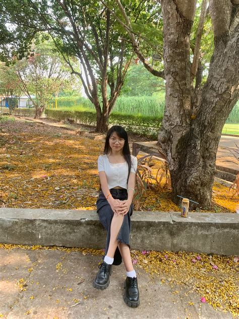 java momo oh i wish i d find a lover that could hold me 💋 instagram