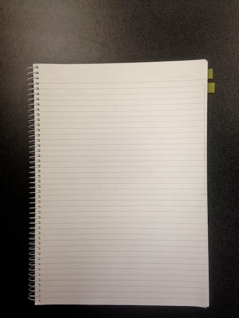 Página Do Caderno De Escritório Branco Em Branco Foto Premium