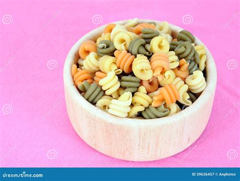 Forma Colorida De Las Pastas Del Trottole Imagen De Archivo Imagen De