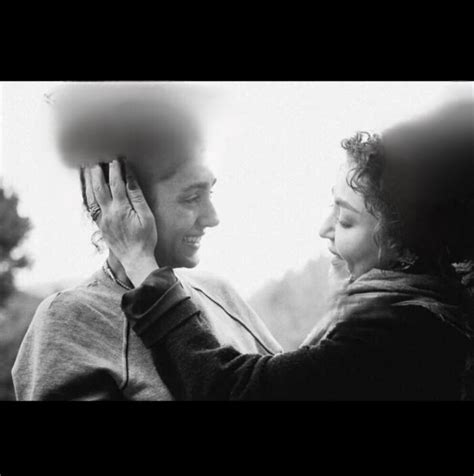 دیدار عاشقانه گلشیفته فراهانی و خواهرش شقایق در خارج از کشور