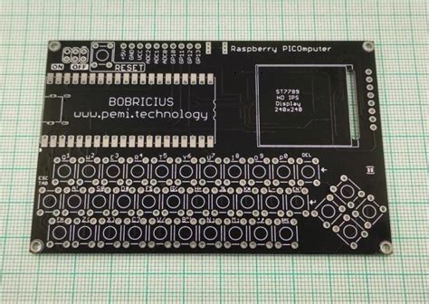 picomputer kit turns a raspberry pi pico into a pocket sized computer