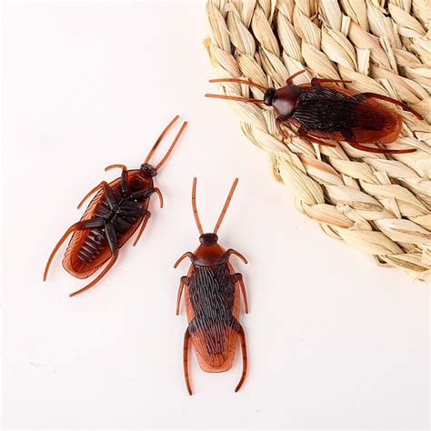 Fake Cockroach Toy Artificial Cockroach April Fool Prank Toy Halloween