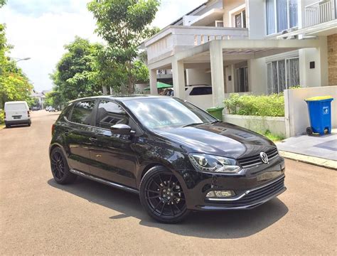 Volkswagen Polo Black Colour Pictures