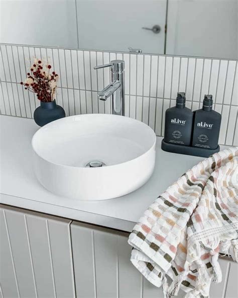 Vertical Stacked Tile Wall In Modern Bathroom Soul Lane