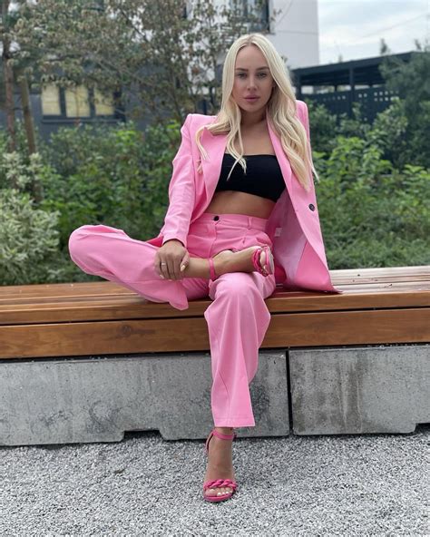 Luna Djoganis Feet