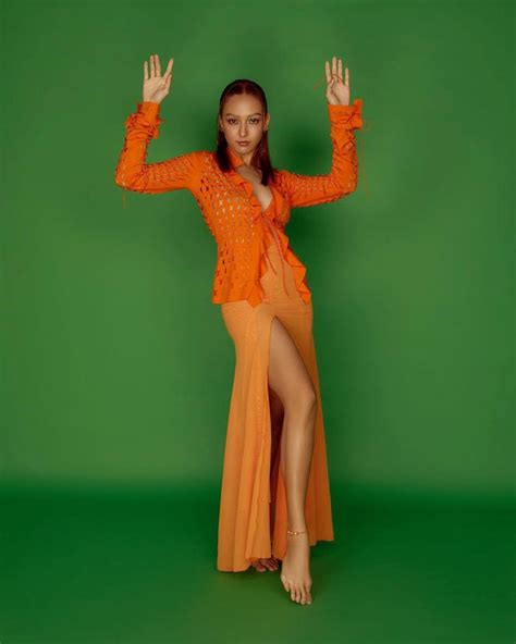 คารีสา สปริงเก็ตต์ แซ่บส่งท้ายซัมเมอร์ นุ่งบิกินี่เว้าขาสูง อื้อหือ หุ่นปั๊วะร้อนฉ่า