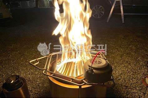 캠핑 화로대 불멍 장작불 솔로스토브 사진이미지일러스트캘리그라피 주말엔아빠여행사작가