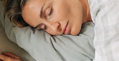 Here is How Sleep Impacts Your Pores and skin