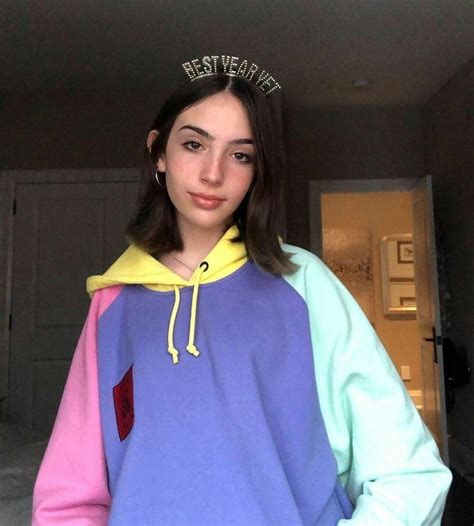 Pin By Joanne C On Gabriela Bee Woman Crush Women Fashion