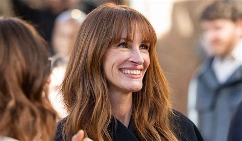 Julia Roberts Looks Years Younger With Shaggy Blonde Bob