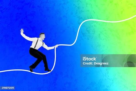 복합 예술 3d 이미지 콜라주 흥분한 사업가 홀드 낙서 그래프 통계 개발 개념 목표 성취 진행 35 39세에 대한 스톡 사진 및 기타 이미지 Istock