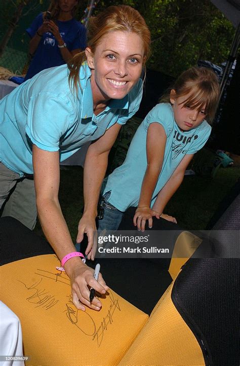 Nicole Eggert And Daughter Dilyn During Silver Spoon Hollywood Buffet News Photo Getty Images