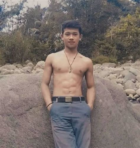 Galeri Cowok Shirtless Facebook