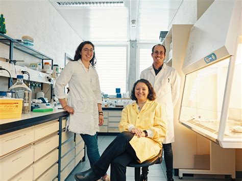 Pilar Juniers Research On Microbial Interactions