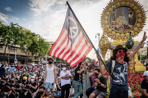 រដ្ឋាភិបាល ថៃ ប្រាប់ សាកលវិទ្យាល័យ នានា ណែនាំ និស្សិត ឲ្យ ឈប់ ទាមទារ កែទម្រង់ រាជានិយម