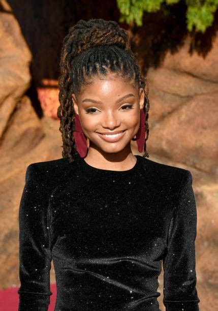ʜᴀʟʟᴇ ⋆ In 2024 Locs Hairstyles Pretty People Halle Bailey