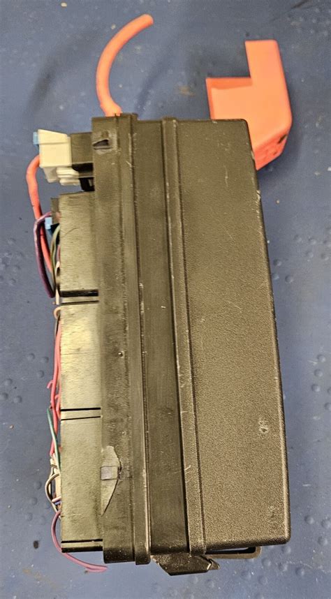 2008 2011 Buick Lucerne Cadillac Dts Rear Fuse Box Under Seat Fusebox