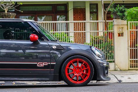 Permaisuri Mini Cooper Gp R56 With Rays Volk Racing Ze40