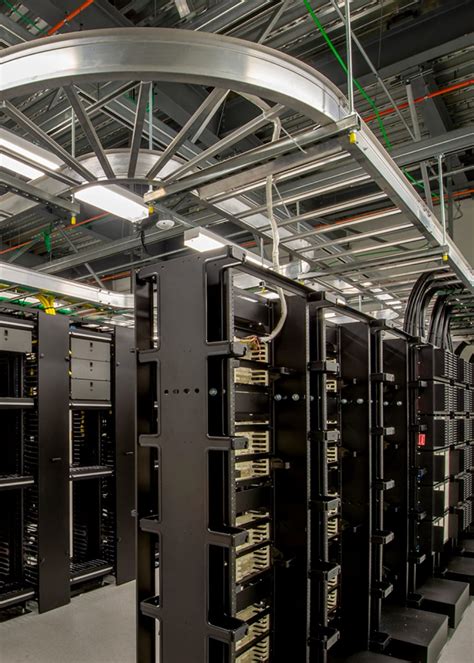 Data Center Rack Cable Management