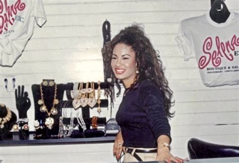 Pin By Fresia Pebbles On Selena Qpérez 💜🌹💋 Selena Quintanilla