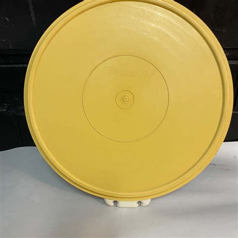 Tupperware Round Snack Container S