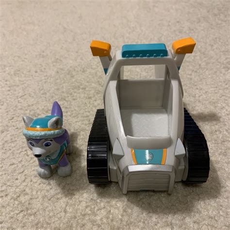 Paw Patrol Everest Snowmobile Snow Plow Rescue Vehicle Figure Playset