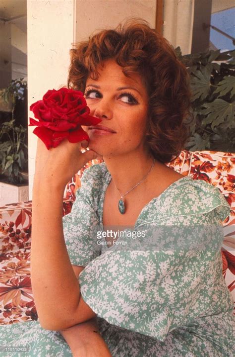 Claudia Cardinale During A Photo Shoot At The Hotel Villa Real Claudia Cardinale Foto