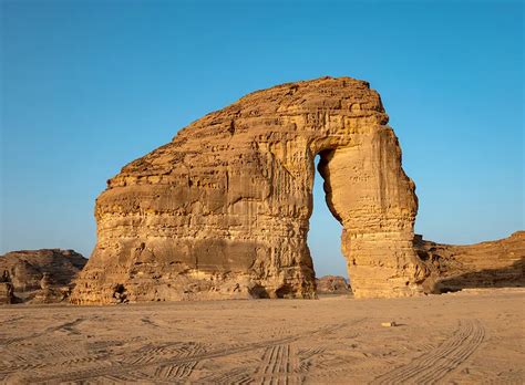 Discover Alula 3 Nights 4 Days Tour Package With Hegra And Elephant Rock