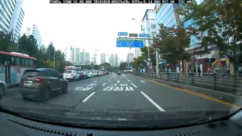 3배속 블랙박스 뒤에서 좌회전 대기하던 차가 직진 2차로에 차가 없는걸 확인하고 차선변경 후 좌회전 새치기 Youtube