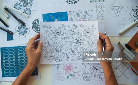 디자이너 디자인 드로잉 스케치 패턴 기하학적 꽃 원활한 벽지 직물 직물 패션 산업 예술 디자인 스튜디오 공예에 대한 스톡 사진 및 기타 이미지 Istock
