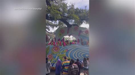 Video Rex Float Gets Stuck Under Oak Tree Branch