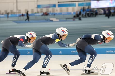 [하얼빈ag] 빙속 남자 팀 추월 銀…이승훈 韓 최다 메달리스트 등극