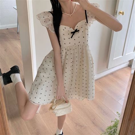 쏭블랑 스퀘어넥 메쉬 스티치 리본 패턴 미니원피스 2k105562