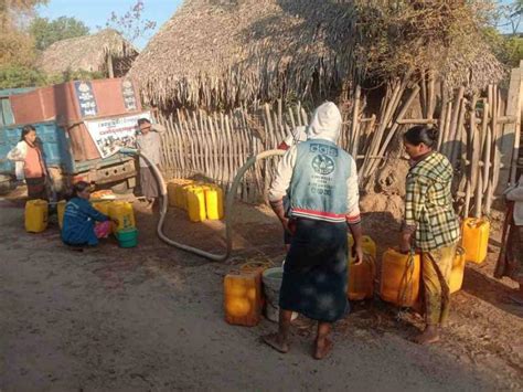 ညောင်ဦးမြို့နယ် ရွာသစ်တောင် ကျေးရွာသို့ ရေဂါလံ ၁၆၀၀ လှူဒါန်း Information And Public Relations